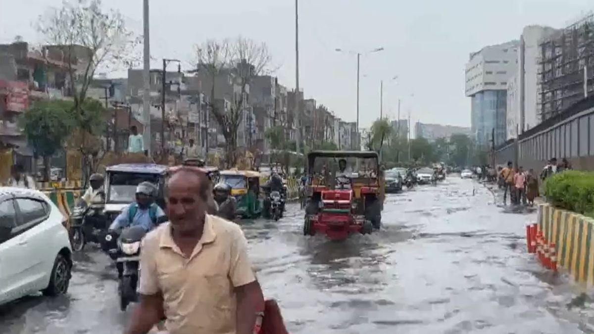 Heavy Rain Lashes Parts Of Delhi-NCR, Traffic Snarls Reported In Several Areas; More Showers ...